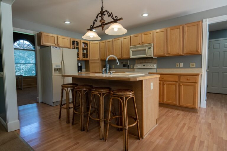 30+ Innovative L-Shaped Kitchen Designs with Islands + Comprehensive ...