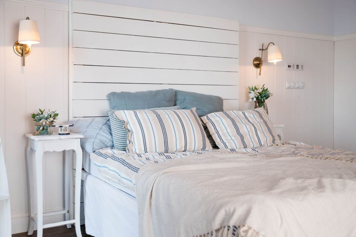20+ Ideas for Beachy Style Bedrooms - H.M.G