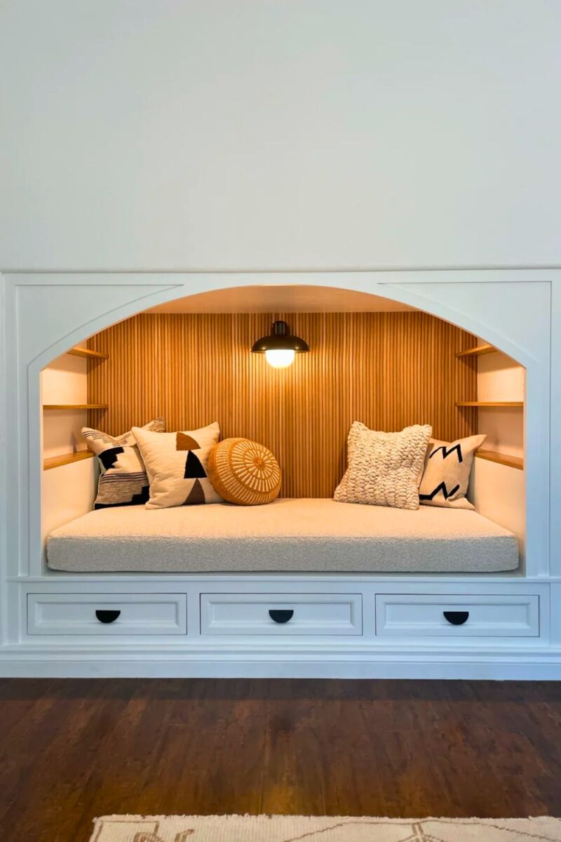 30 Stunning Boho Reading Nook Ideas for Book Lovers - H.M.G