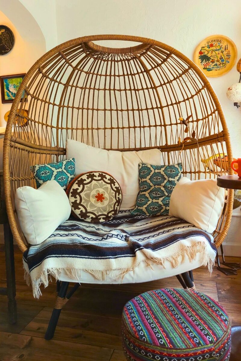 30 Stunning Boho Reading Nook Ideas for Book Lovers - H.M.G