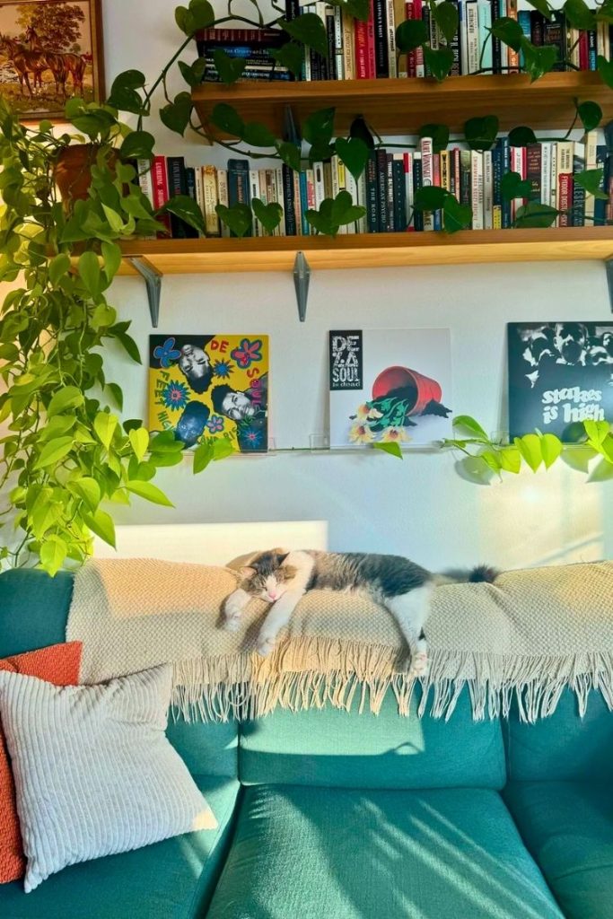 20+ Boho Couch Ideas to Infuse Your Living Room with Free-Spirited ...