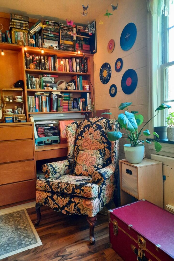 30 Stunning Boho Reading Nook Ideas for Book Lovers - H.M.G