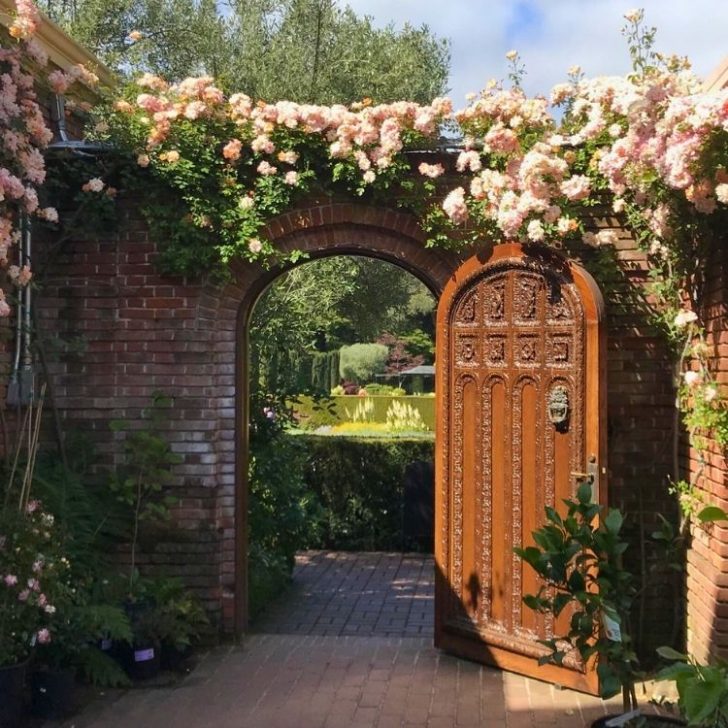 These Whimsical Boho Garden Gates Feel Like Portals to Another World ...