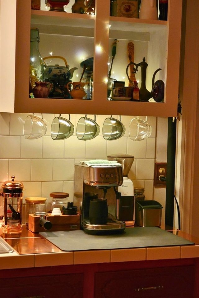 These Small Coffee Bars Make Me Fall in Love With Mornings Again - H.M.G