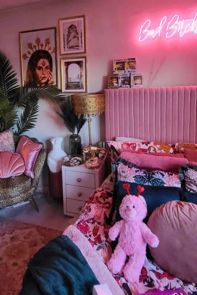 20 Chic Baddie Bedroom Makeover Ideas - H.M.G