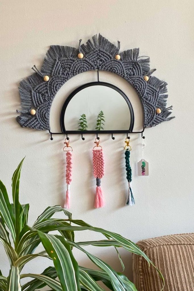 25+ Artistic Boho Mirror Ideas for an Effortlessly Stylish Room - H.M.G