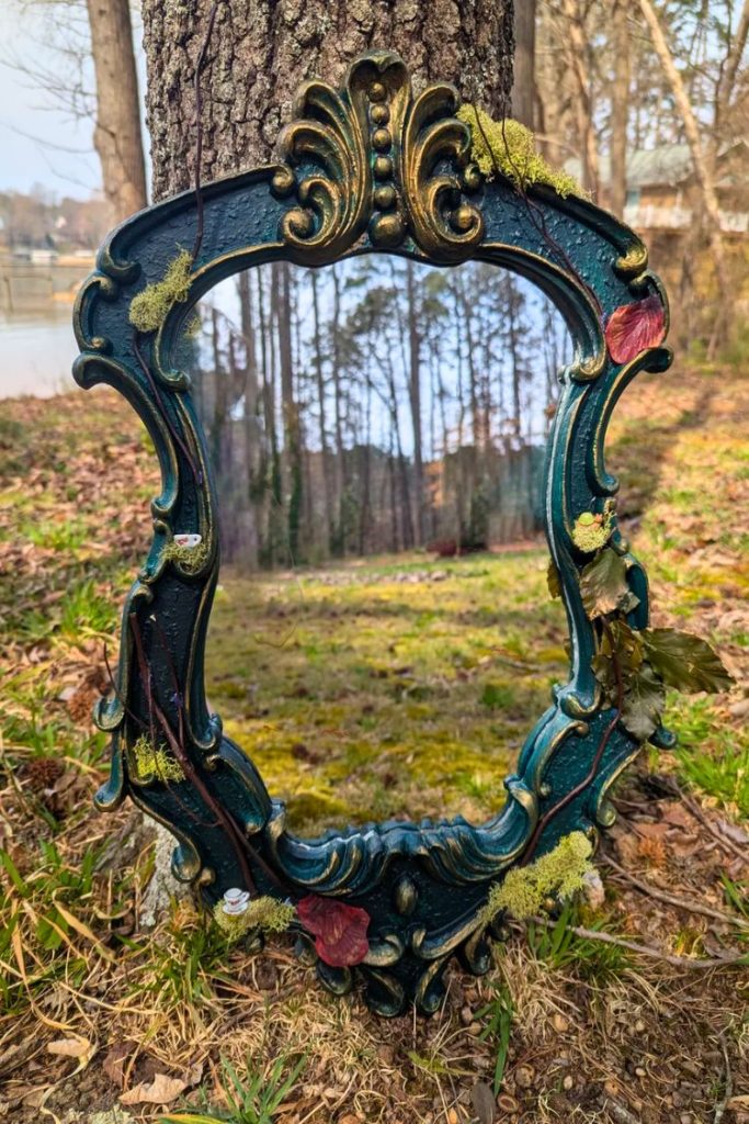 25+ Artistic Boho Mirror Ideas for an Effortlessly Stylish Room - H.M.G