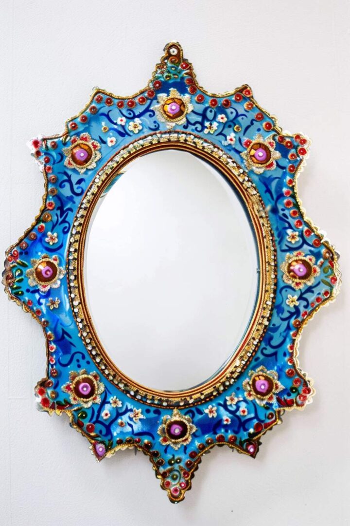 25+ Artistic Boho Mirror Ideas for an Effortlessly Stylish Room - H.M.G