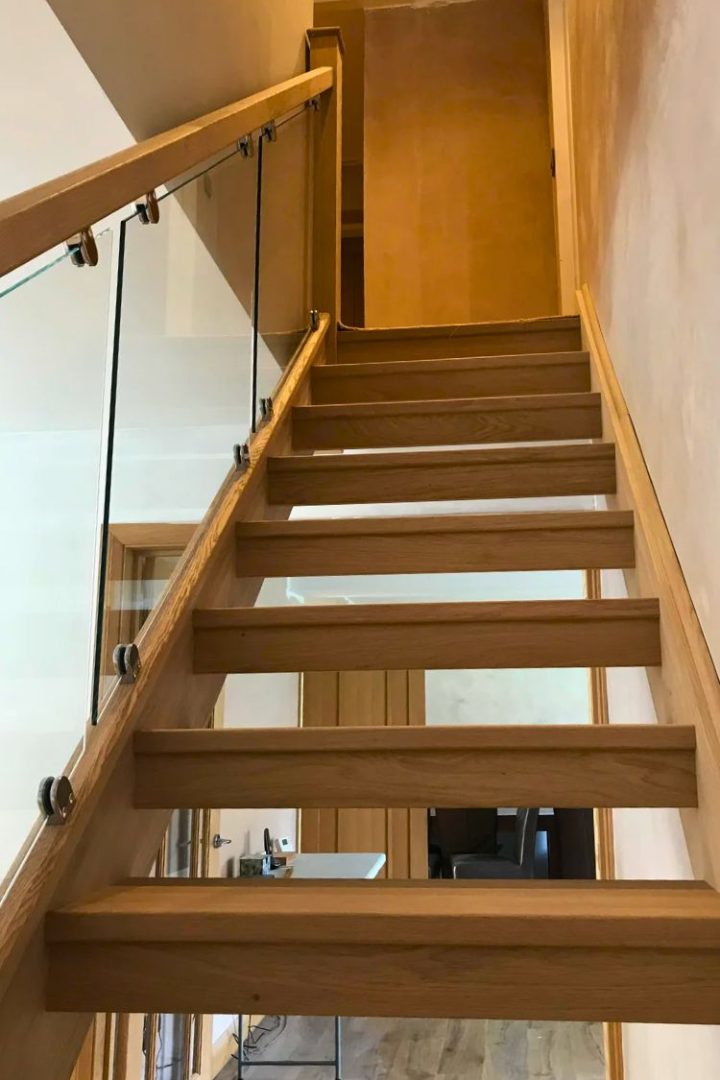 11 Breathtaking Wooden Floating Staircase Ideas - H.M.G