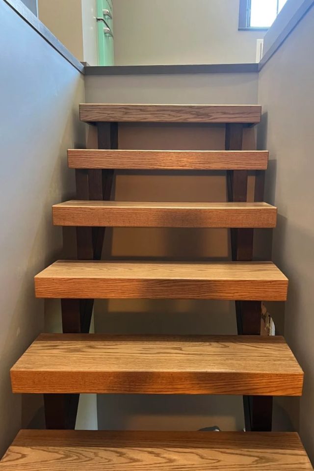 11 Breathtaking Wooden Floating Staircase Ideas - H.M.G