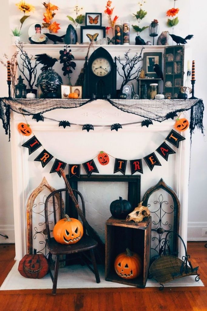 These Spooky-Cute Halloween Fireplace Setups Made Me Want to Decorate ...