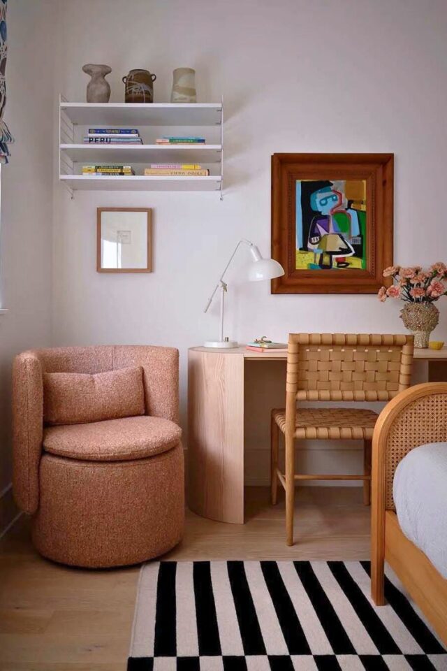 I Loved How These Small Cozy Bedroom Office Setups Feel Productive and ...