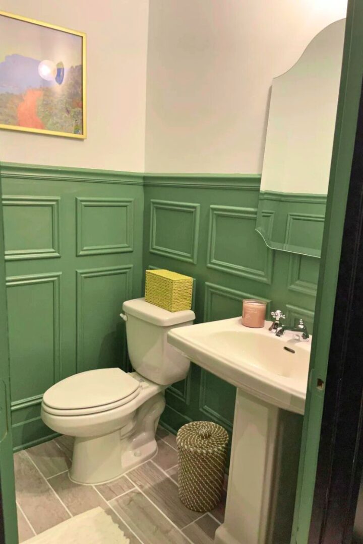 Obsessed with Emerald Green Bathrooms? These Ideas Work Even on a ...