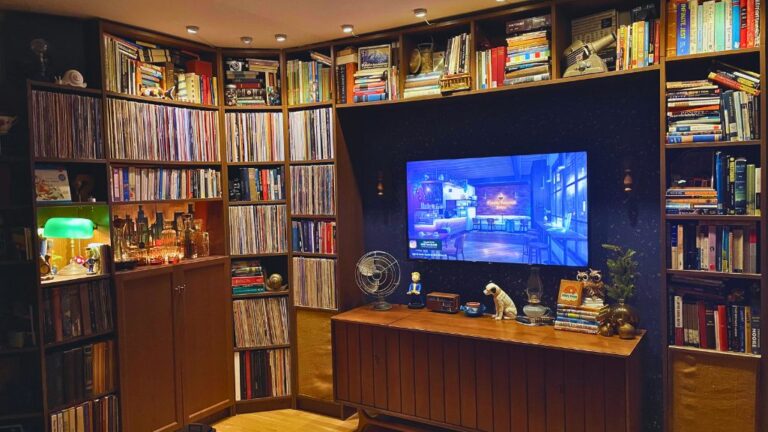 Dreaming of a Cozy TV Room? These Ideas Totally Nailed the Vibe - H.M.G