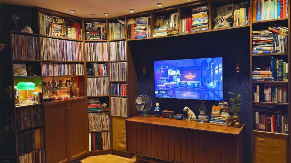 Dreaming of a Cozy TV Room? These Ideas Totally Nailed the Vibe - H.M.G