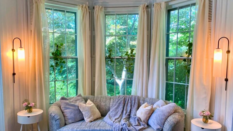 Dreaming of a Cozy TV Room? These Ideas Totally Nailed the Vibe - H.M.G